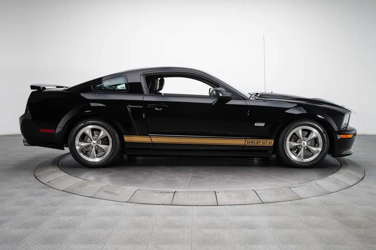 2006 Ford Mustang Specifications and Features