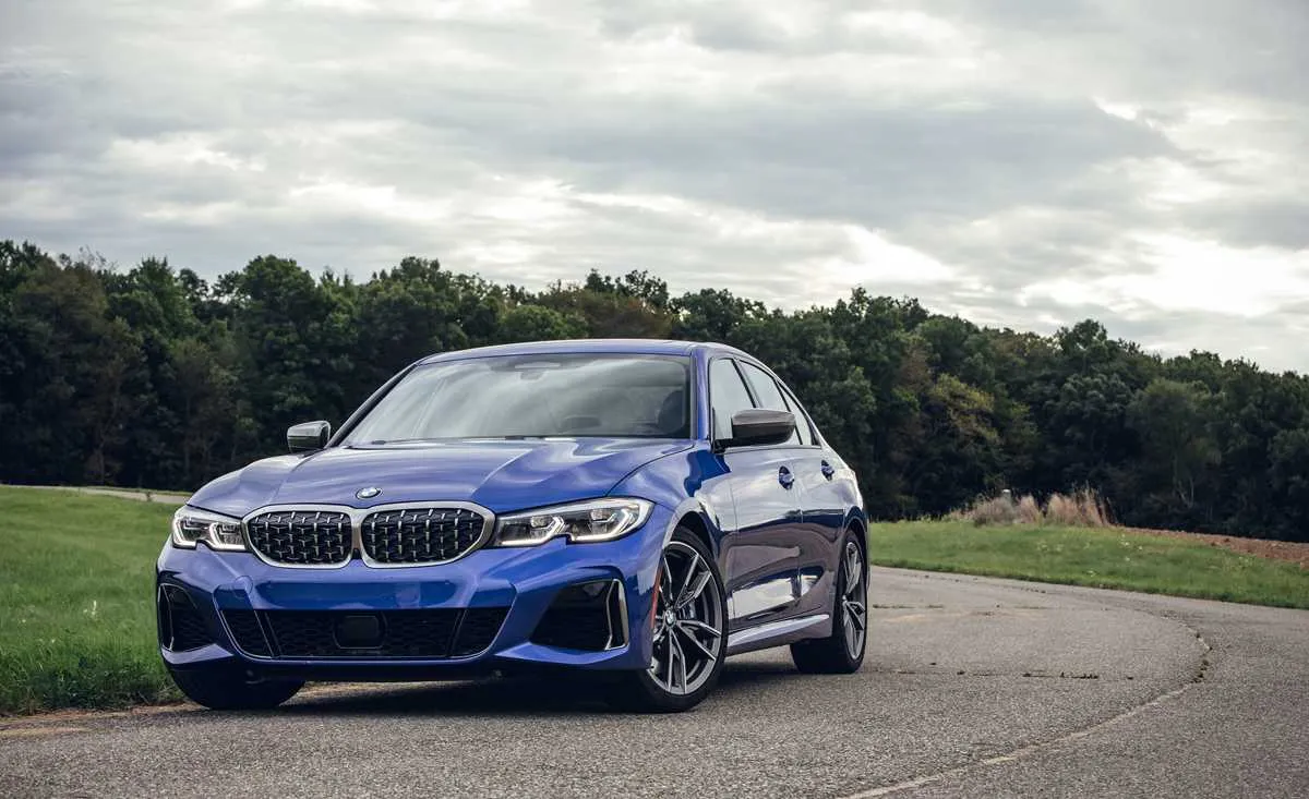 2020 BMW 330i xDrive Specifications and Features
