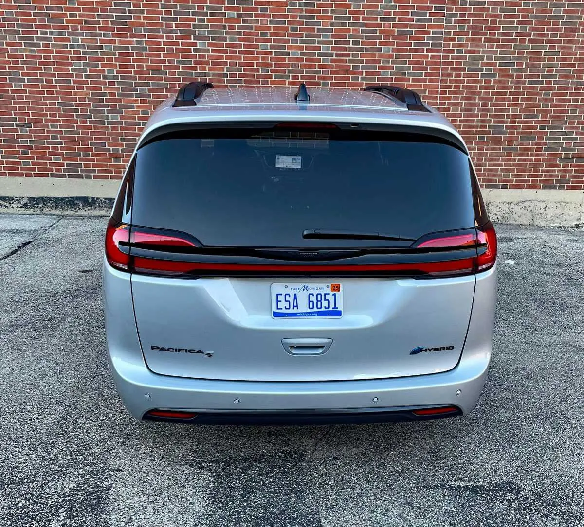 Chrysler Pacifica Hybrid Specifications and Features