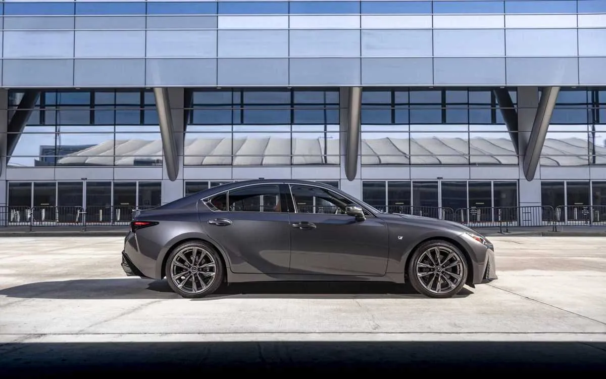 Lexus IS 350 Specifications and Features