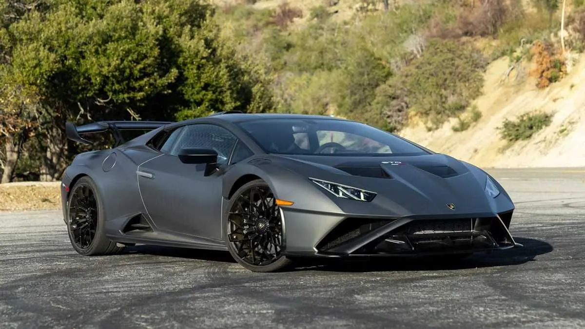 Lamborghini STO specifications and performance details
